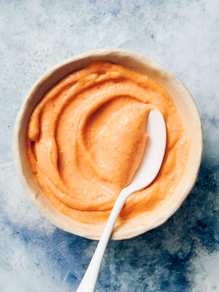 Sriracha Aioli (3 ingredients!) - Evergreen Kitchen